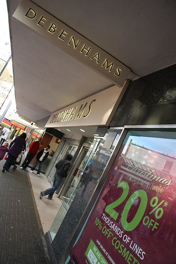 Woolworths closing down sale in Swindon | SwindonWeb